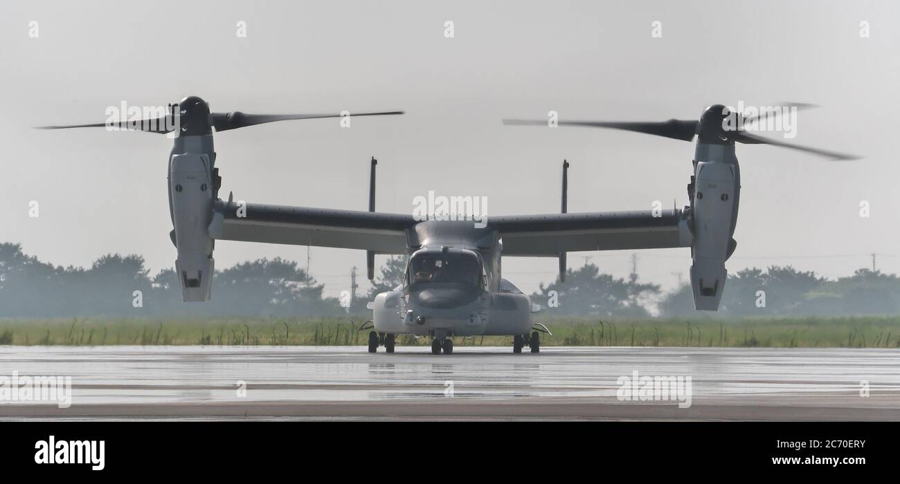 Japan Ground Self-Defense Force's first V-22 Osprey arrive at Camp ...