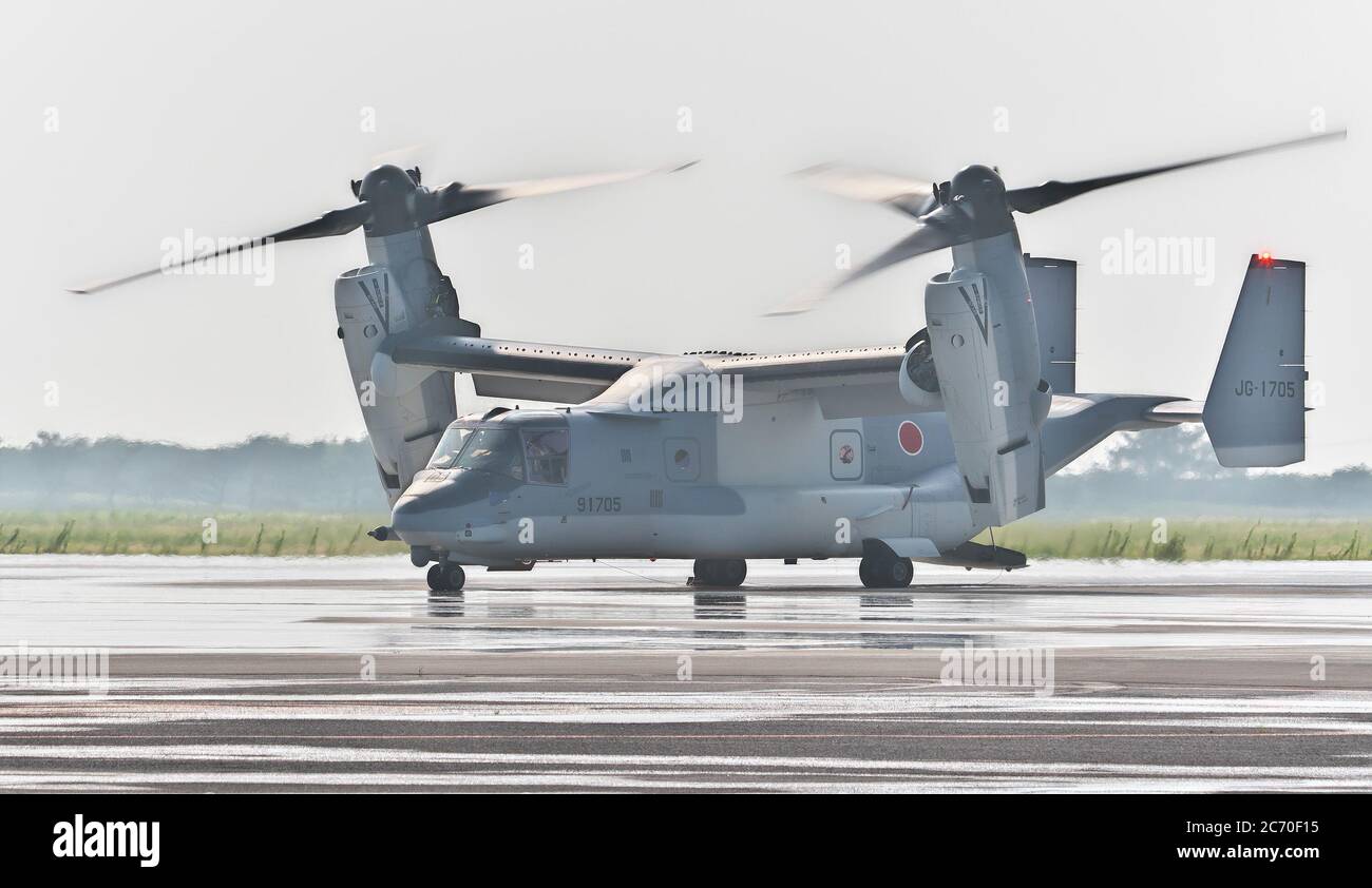 Japan Ground Self-Defense Force's first V-22 Osprey arrive at Camp ...