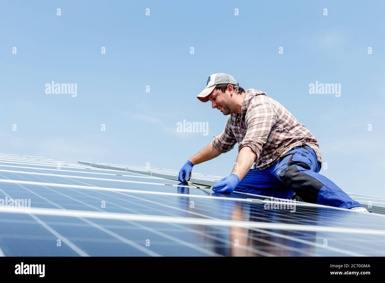 Electrical engineer solar panel hi-res stock photography and images - Alamy