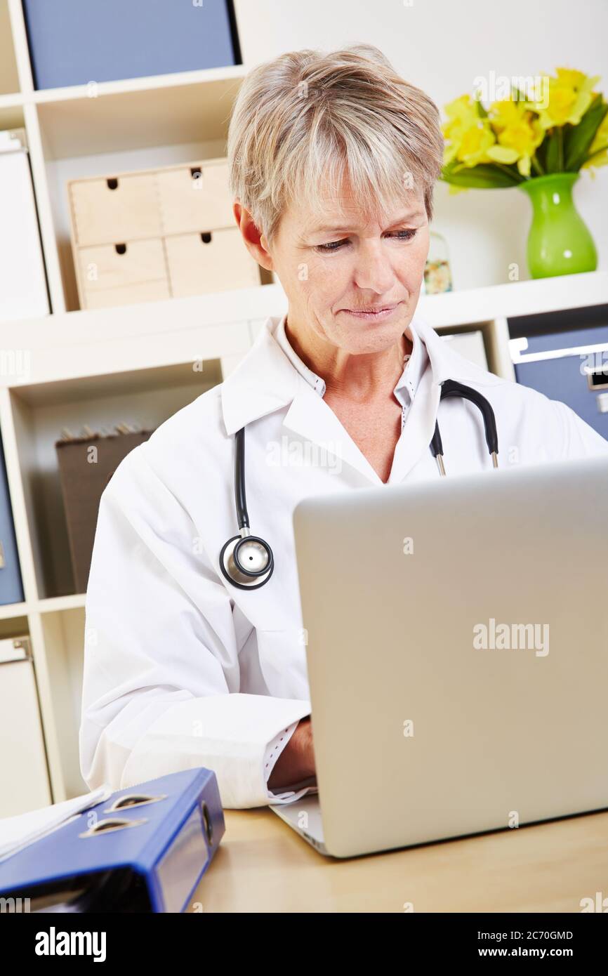 Medicine office desk computer hi-res stock photography and images - Alamy