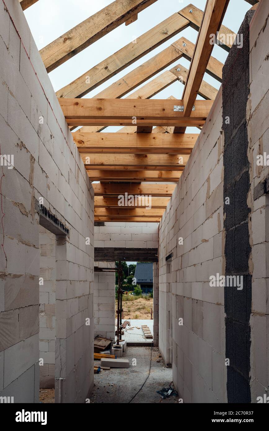Construction of a single-family house roof structure Stock Photo - Alamy