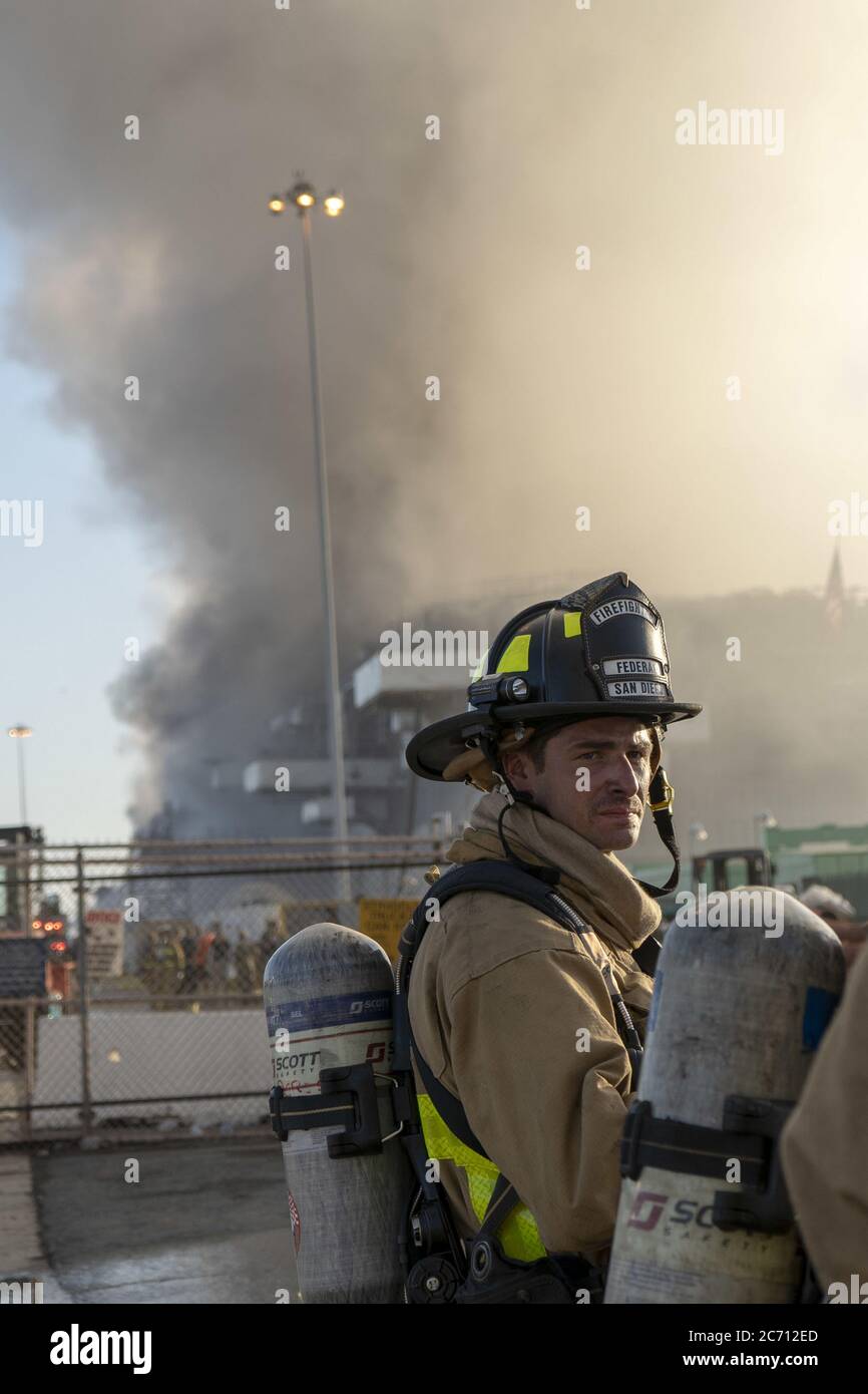 Navy firefighter hi-res stock photography and images - Alamy