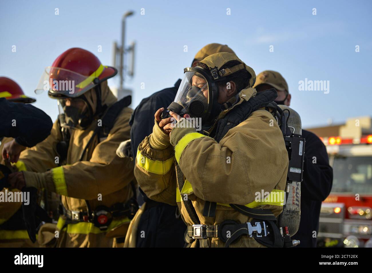 U s navy sailor hi-res stock photography and images - Alamy