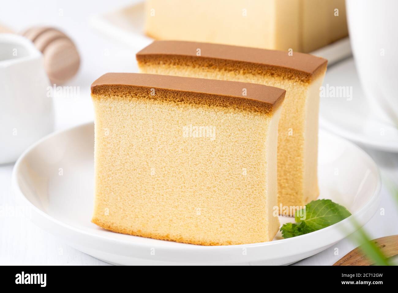 Japanese kasutera hi-res stock photography and images - Alamy