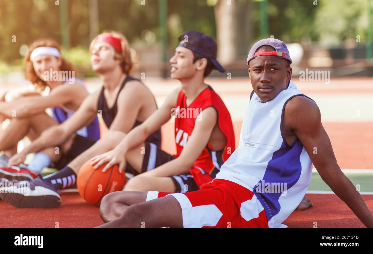 Basketball player resting male hi-res stock photography and images - Alamy