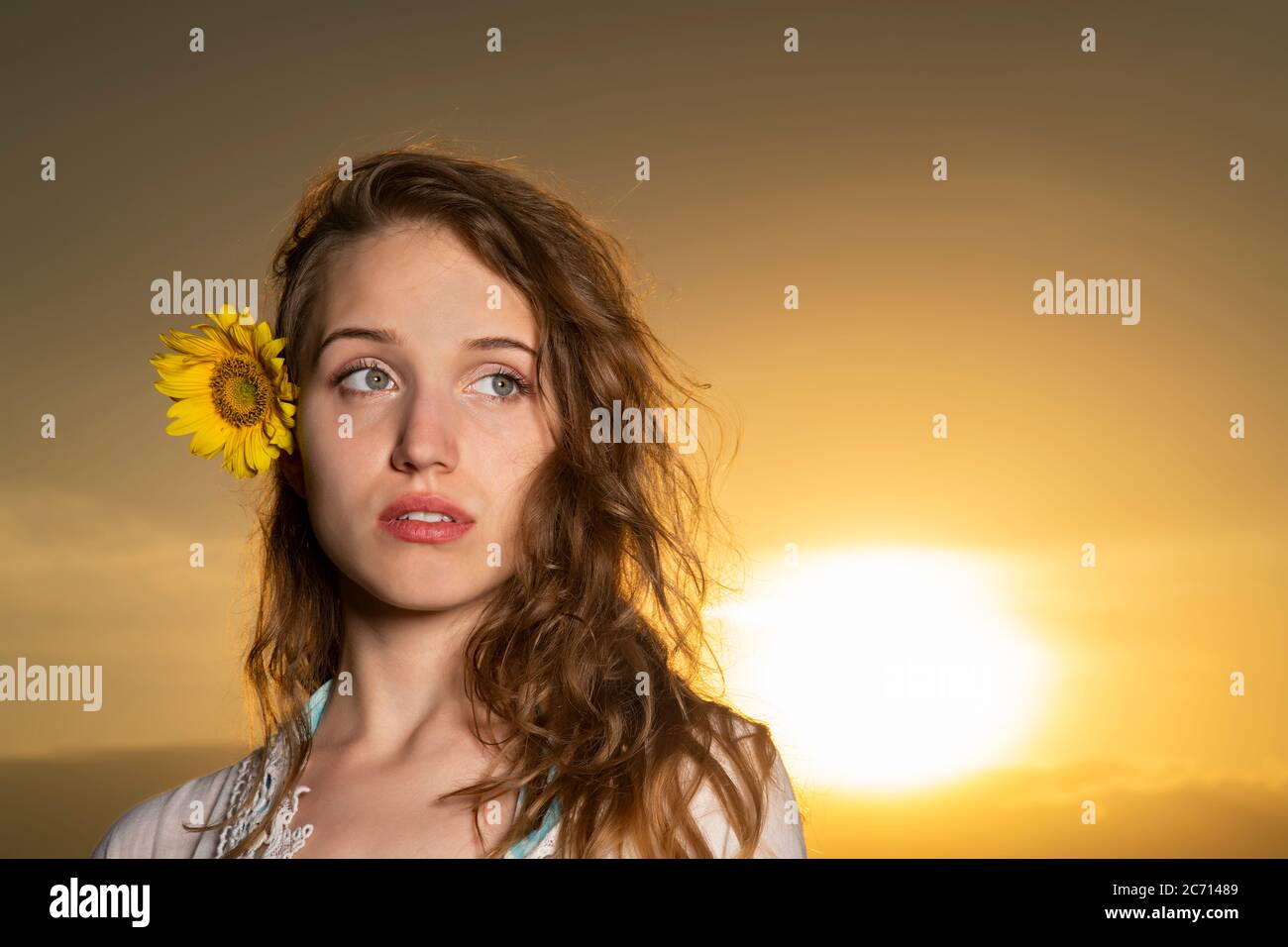 Female model posing in field hi-res stock photography and images - Alamy