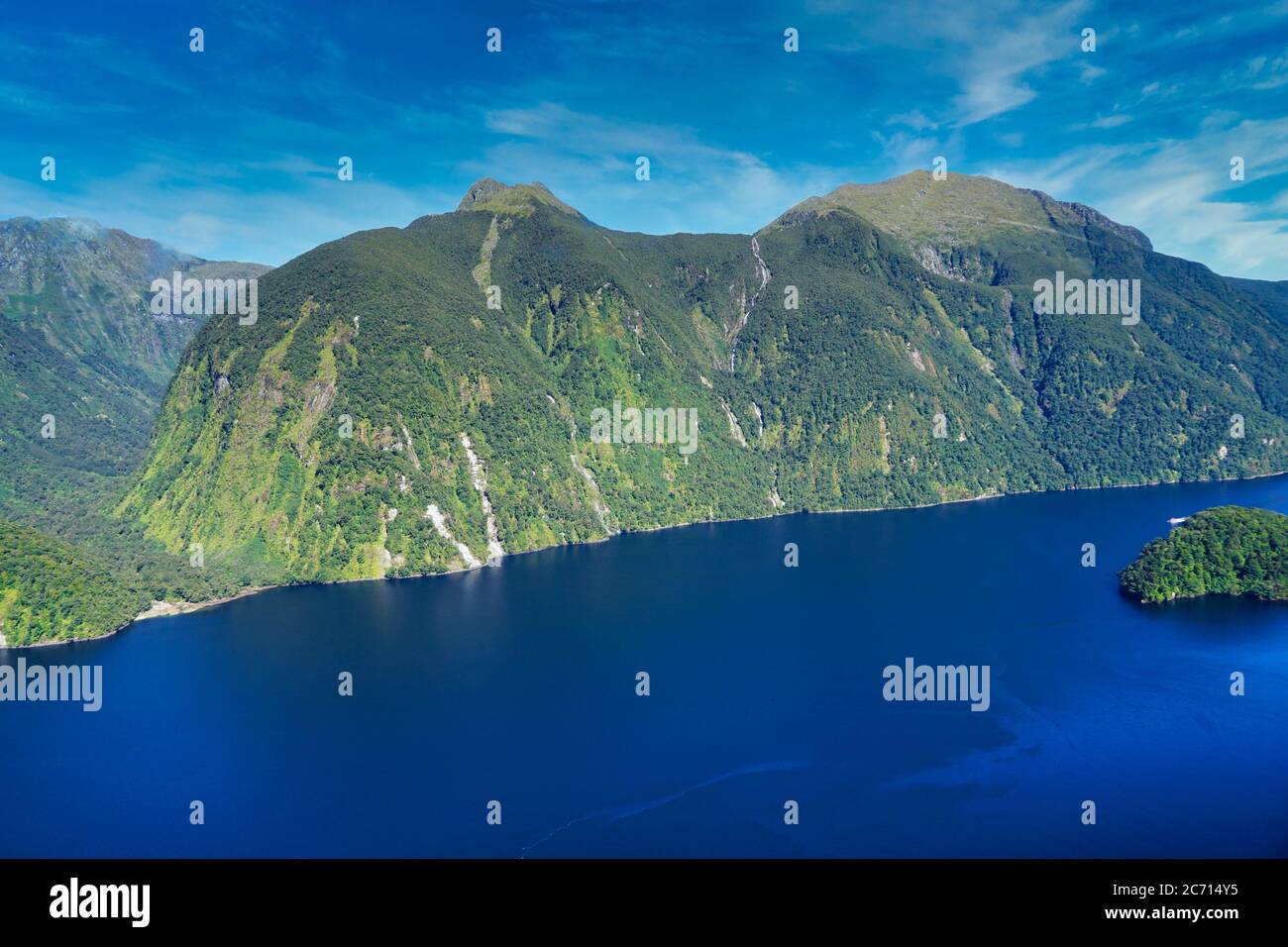 Doubtful sound tour hi-res stock photography and images - Alamy