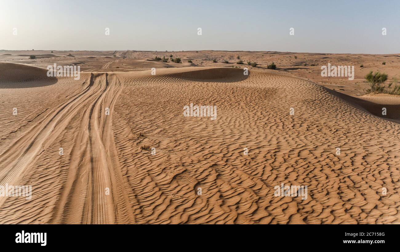 Dubai, UAE - May 31, 2013 Sand dunes in Dubai Desert Stock Photo - Alamy