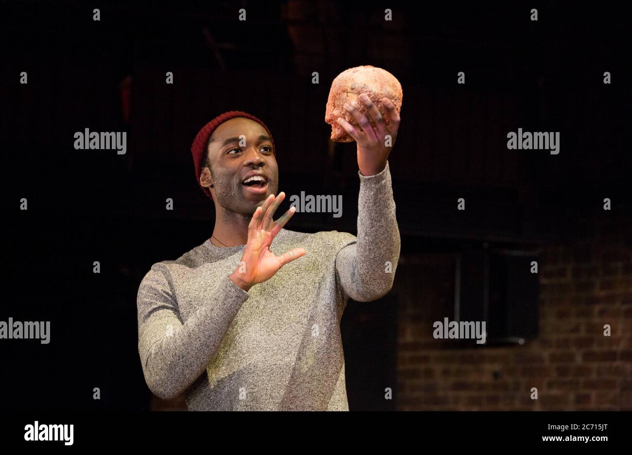 All male cast shakespeare hi-res stock photography and images - Alamy