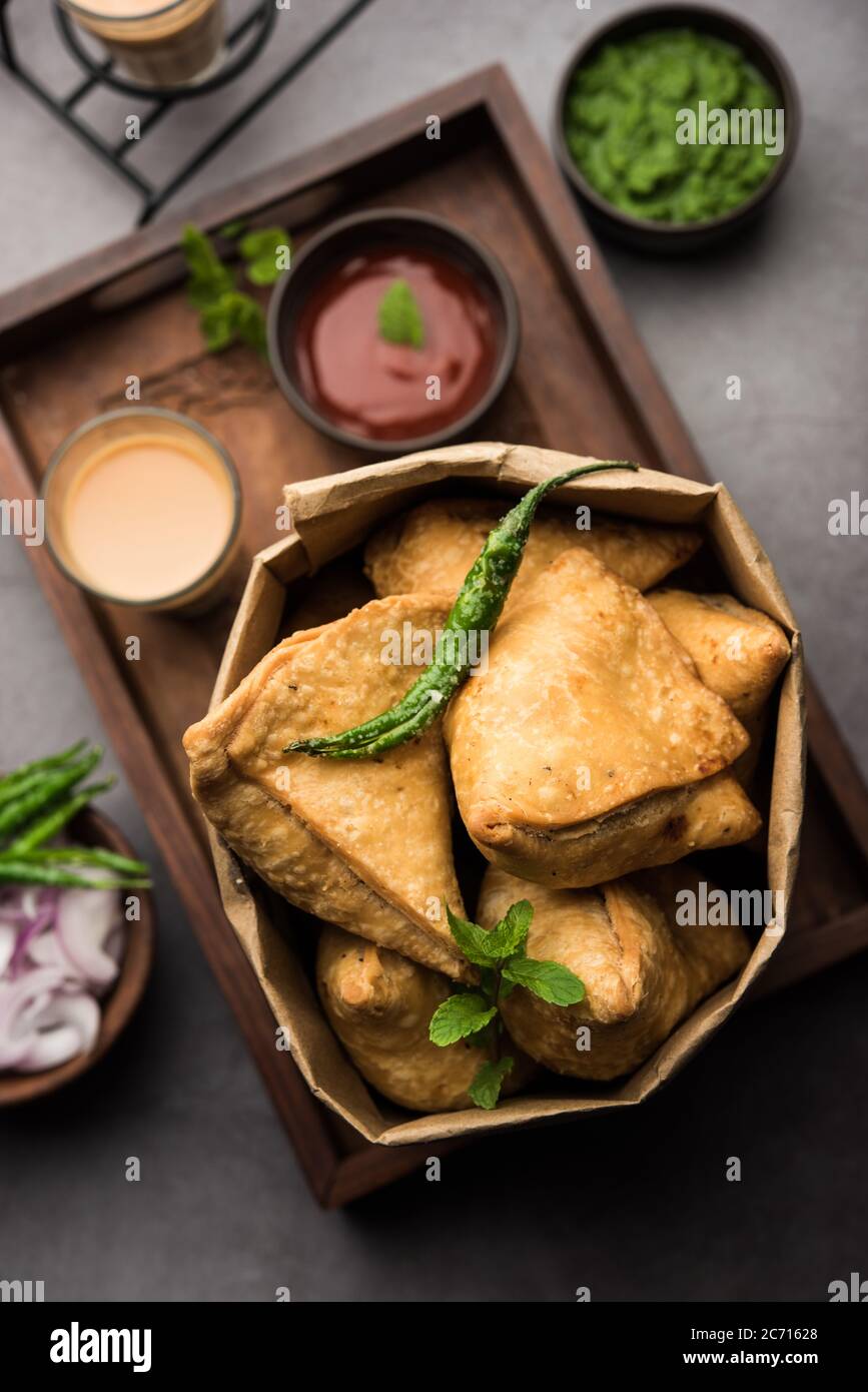 Samosa - Triangle shape fried / baked pastry with savoury filling ...