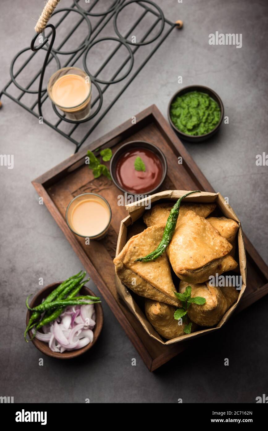 Samosa - Triangle shape fried / baked pastry with savoury filling ...