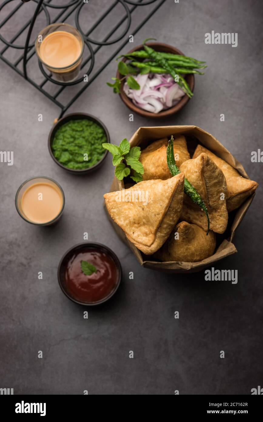 Samosa - Triangle shape fried / baked pastry with savoury filling ...