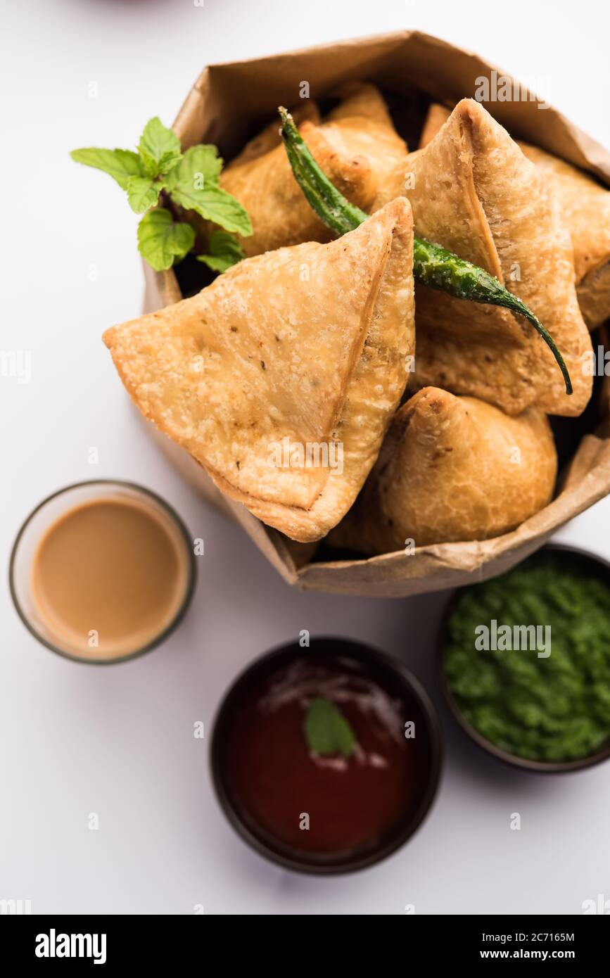 Samosa - Triangle shape fried / baked pastry with savoury filling ...