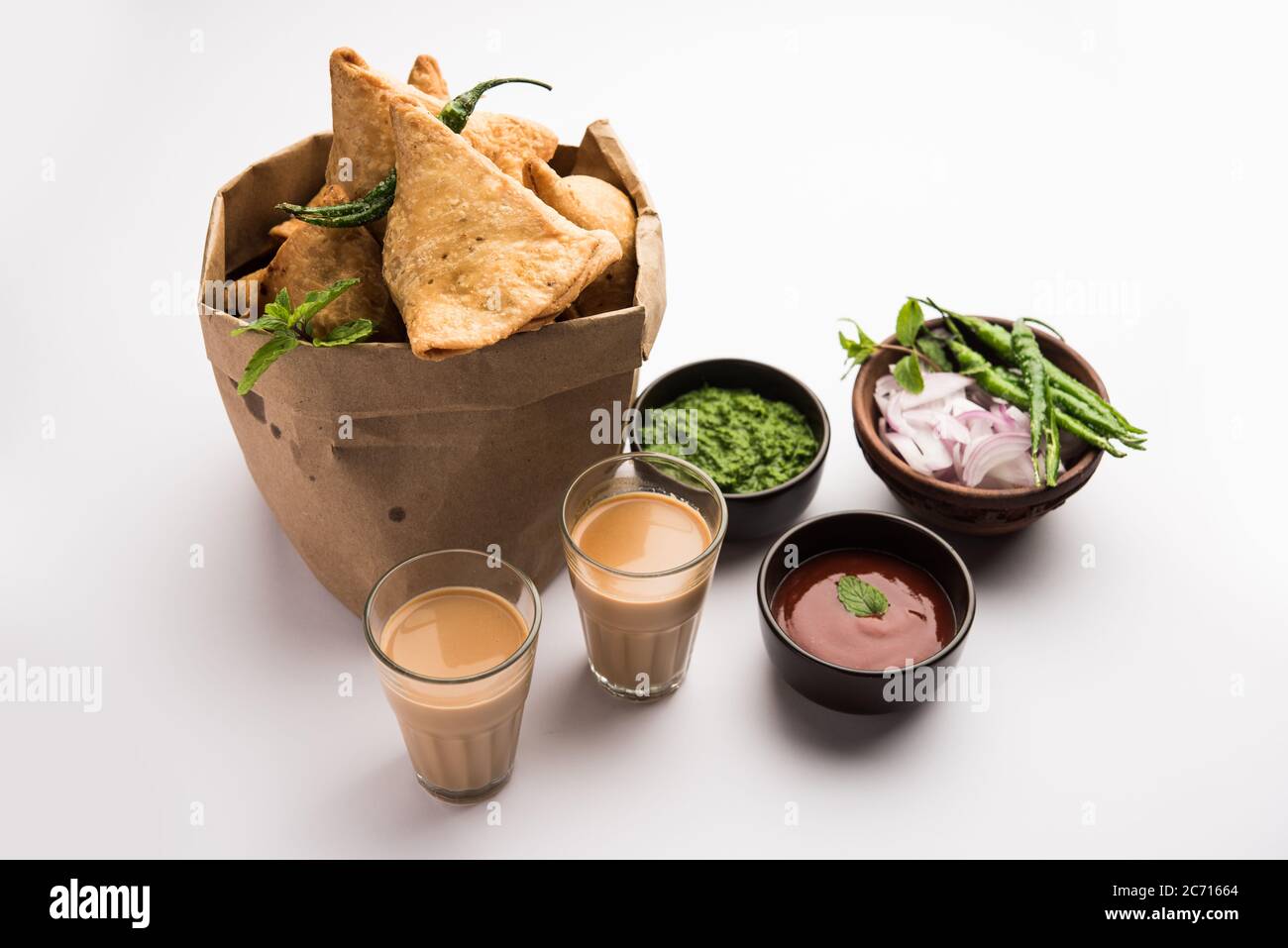 Samosa - Triangle shape fried / baked pastry with savoury filling ...