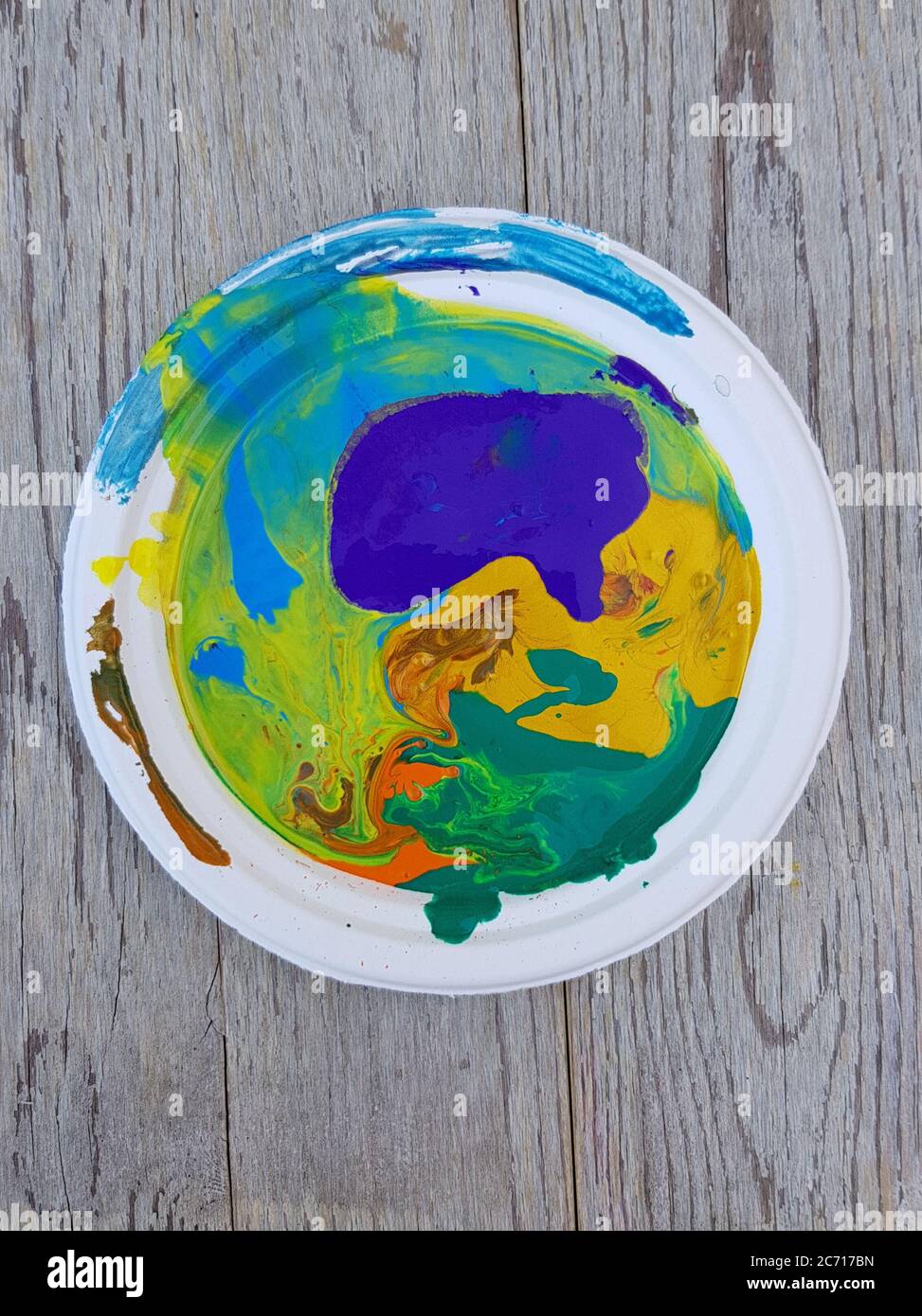Mixed colors of oil painting on palette Stock Photo - Alamy