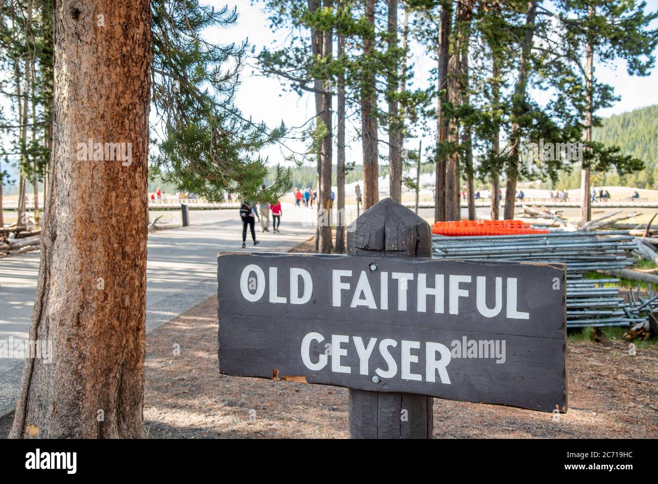 Warning sign yellowstone national park hi-res stock photography and ...