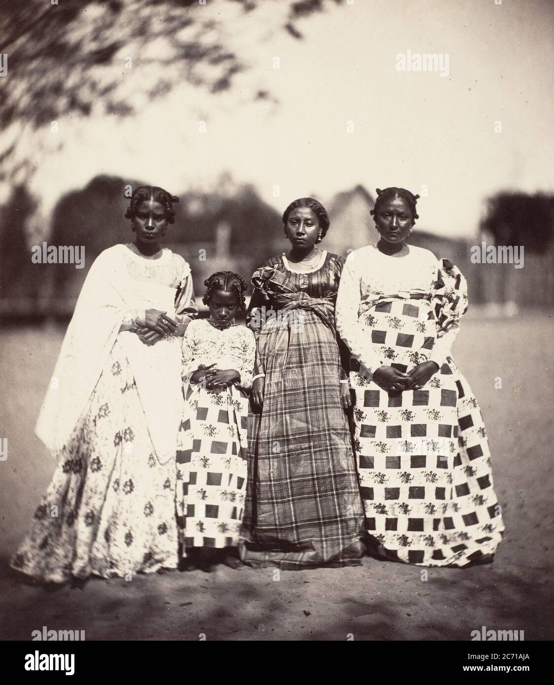 Women traditional costume madagascar hi-res stock photography and ...