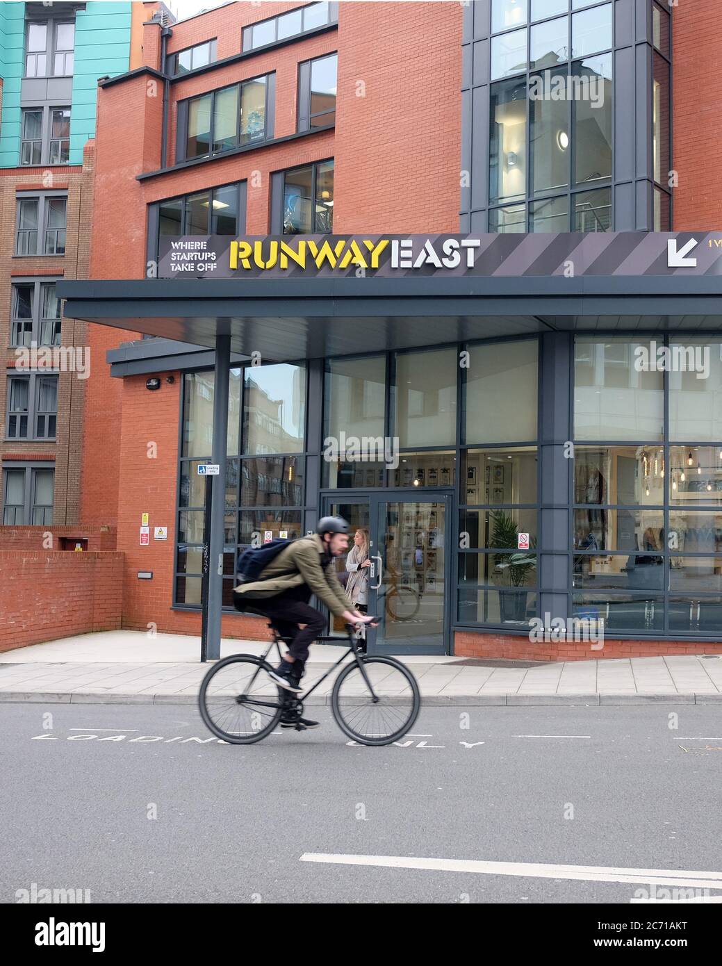 Modern office blocks hi-res stock photography and images - Alamy