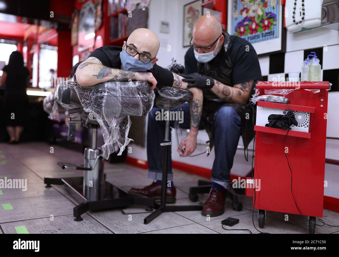 Flamin eight tattoo studio hi-res stock photography and images - Alamy