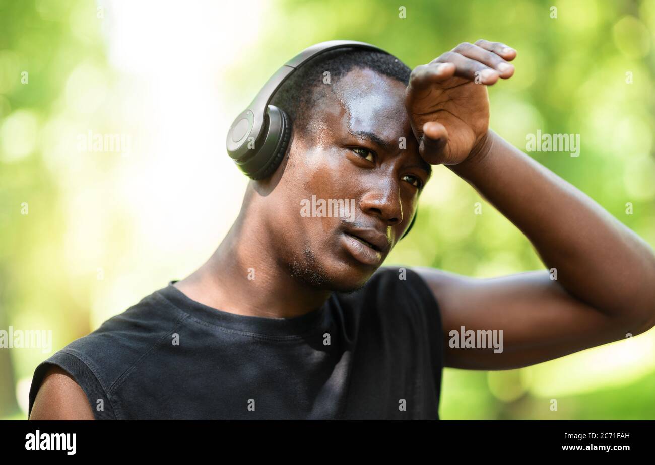 Guy training hi-res stock photography and images - Alamy