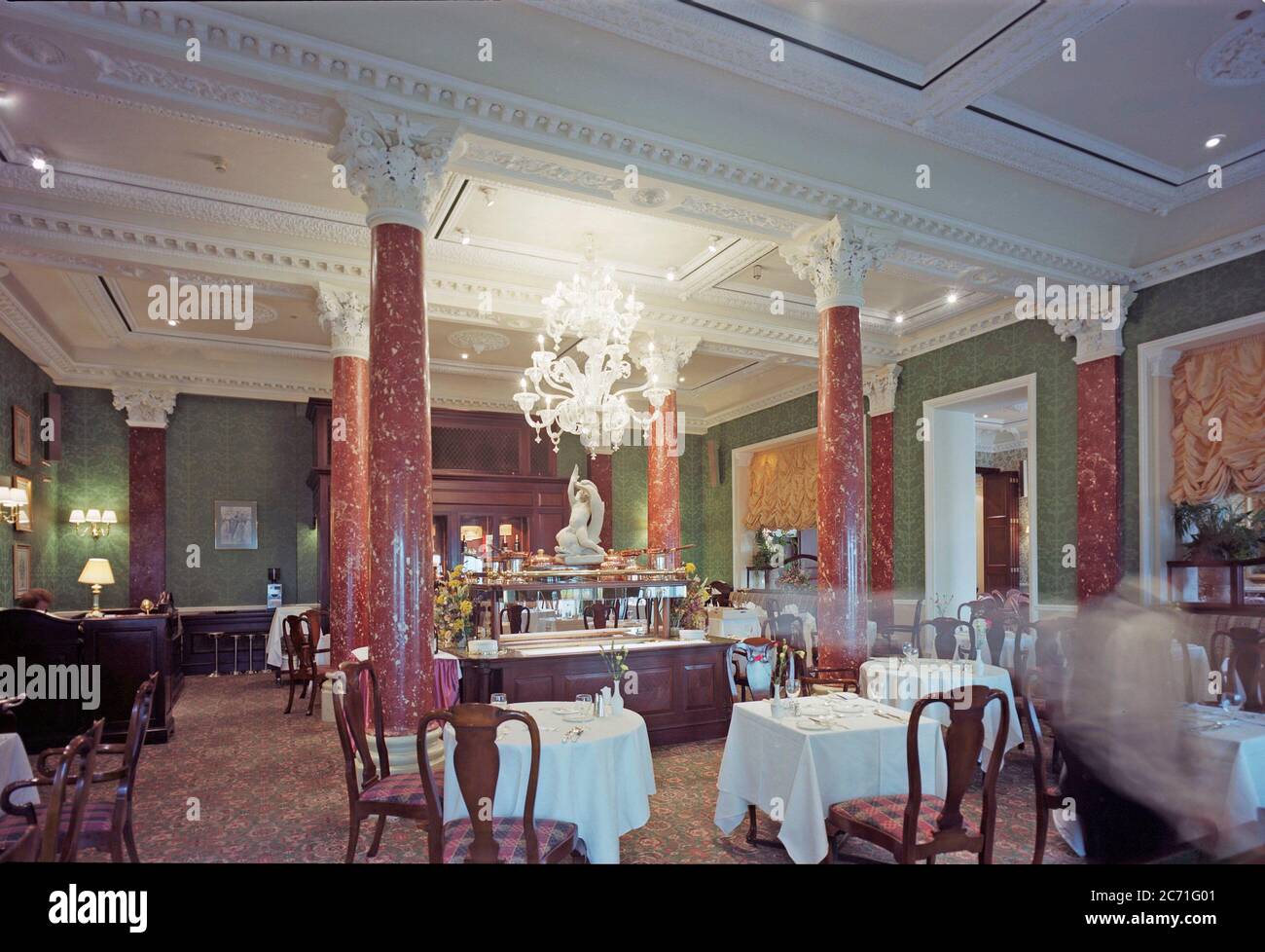 Brighton 1990s hi-res stock photography and images - Alamy