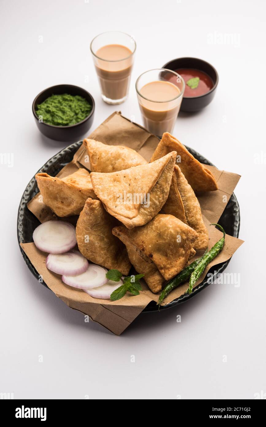 Samosa - Triangle shape fried / baked pastry with savoury filling ...