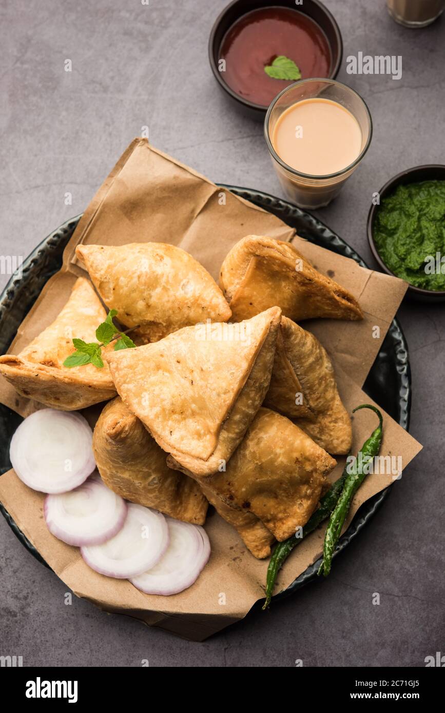 Samosa - Triangle shape fried / baked pastry with savoury filling ...