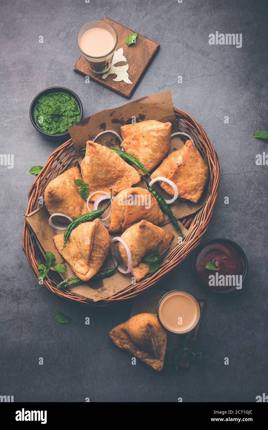 Samosa - Triangle shape fried / baked pastry with savoury filling ...