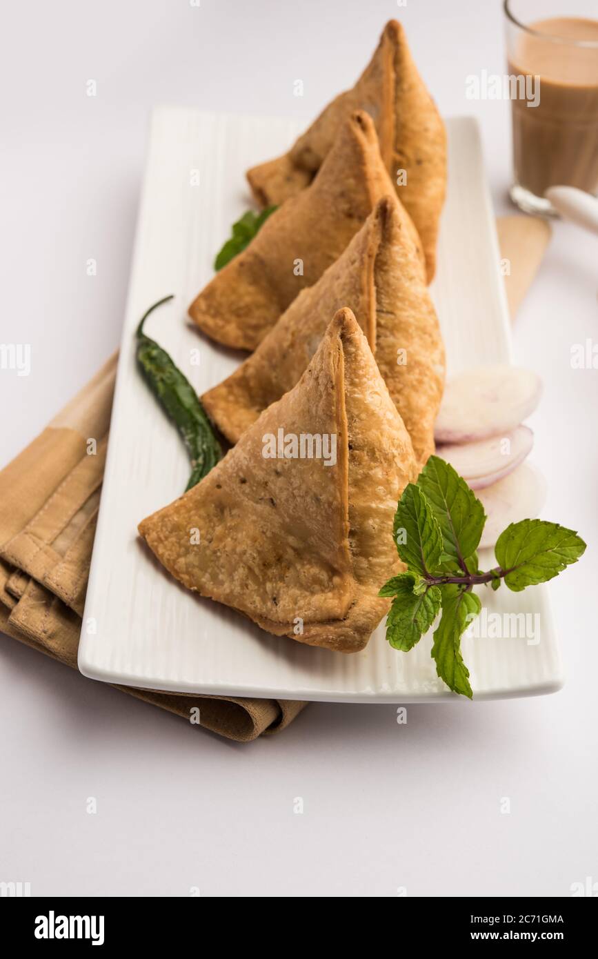 Samosa - Triangle shape fried / baked pastry with savoury filling ...