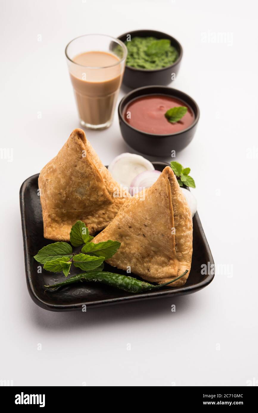 Samosa - Triangle shape fried / baked pastry with savoury filling ...