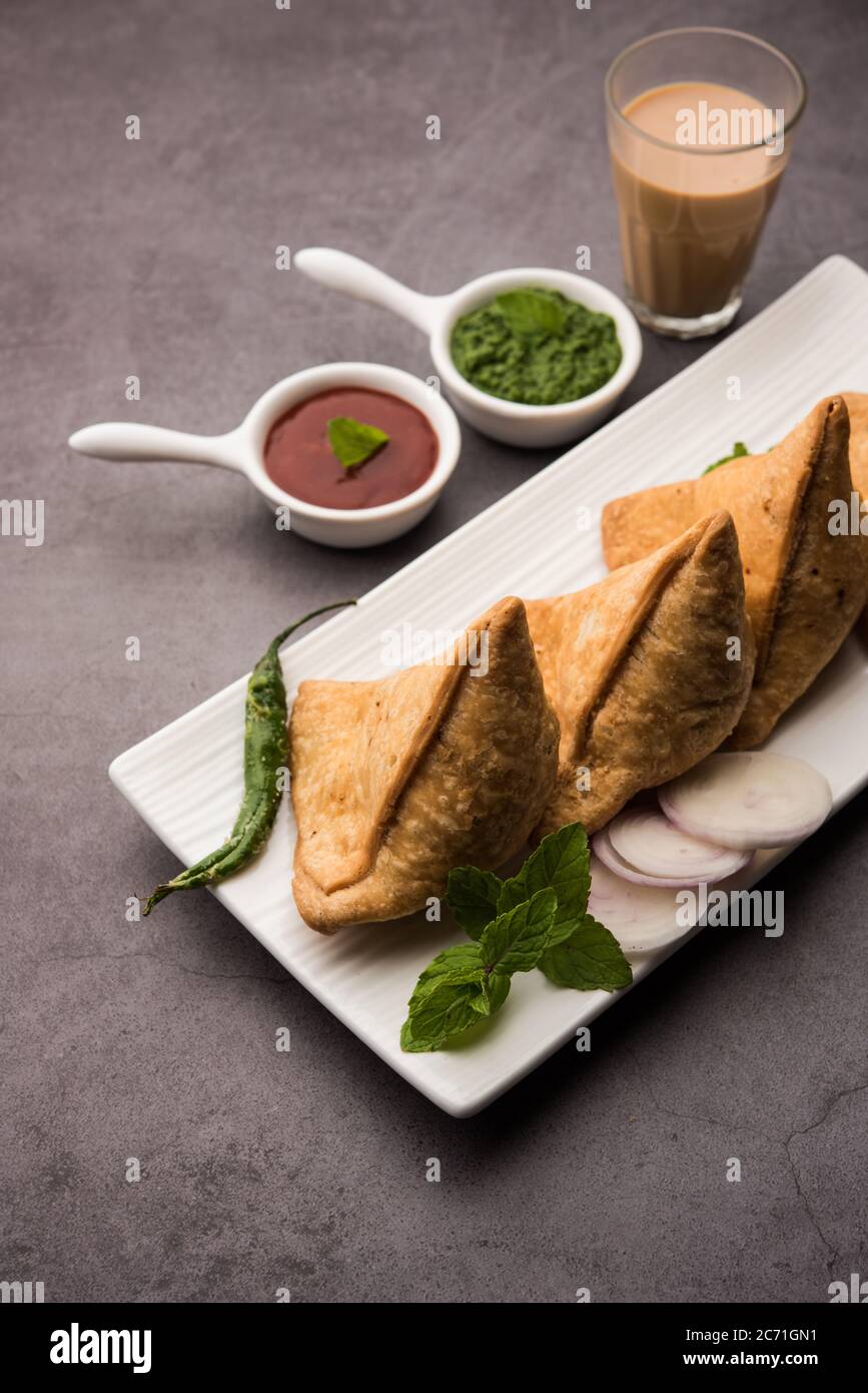 Samosa - Triangle shape fried / baked pastry with savoury filling ...