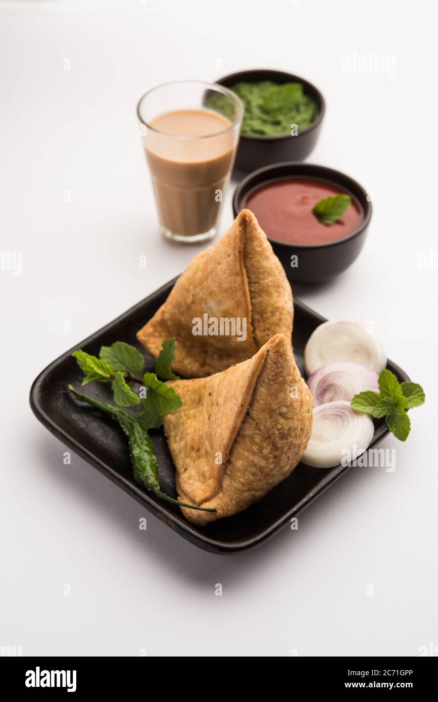 Samosa - Triangle shape fried / baked pastry with savoury filling ...