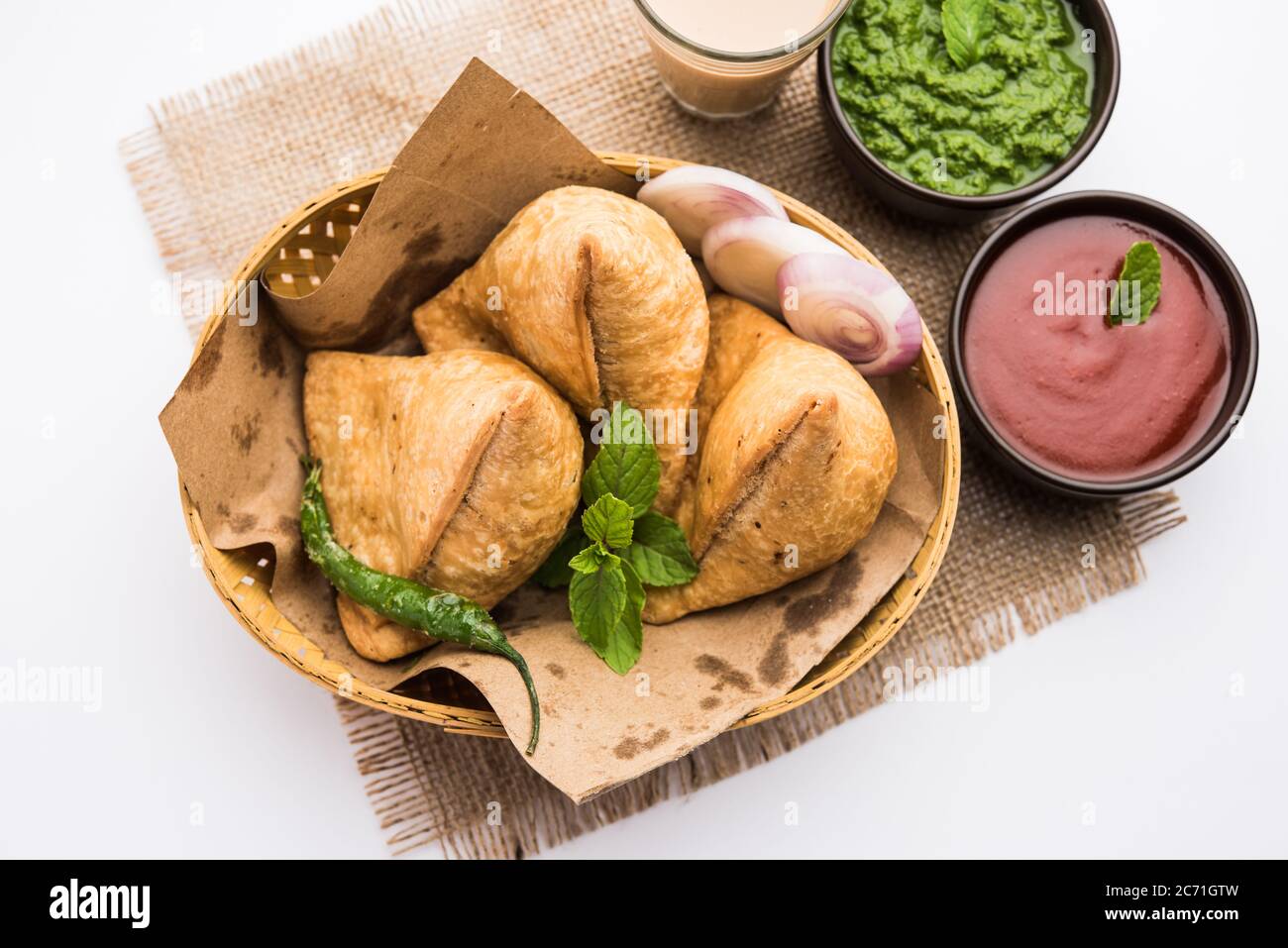 Samosa - Triangle shape fried / baked pastry with savoury filling ...