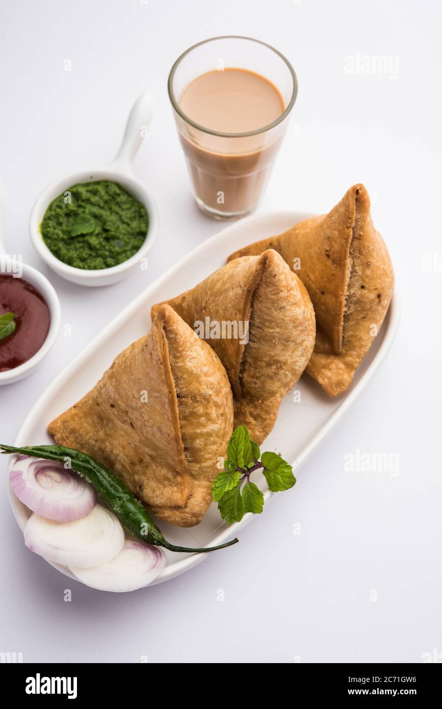 Samosa - Triangle shape fried / baked pastry with savoury filling ...