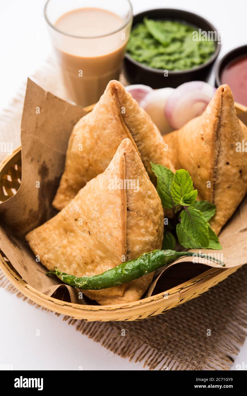 Samosa - Triangle shape fried / baked pastry with savoury filling ...