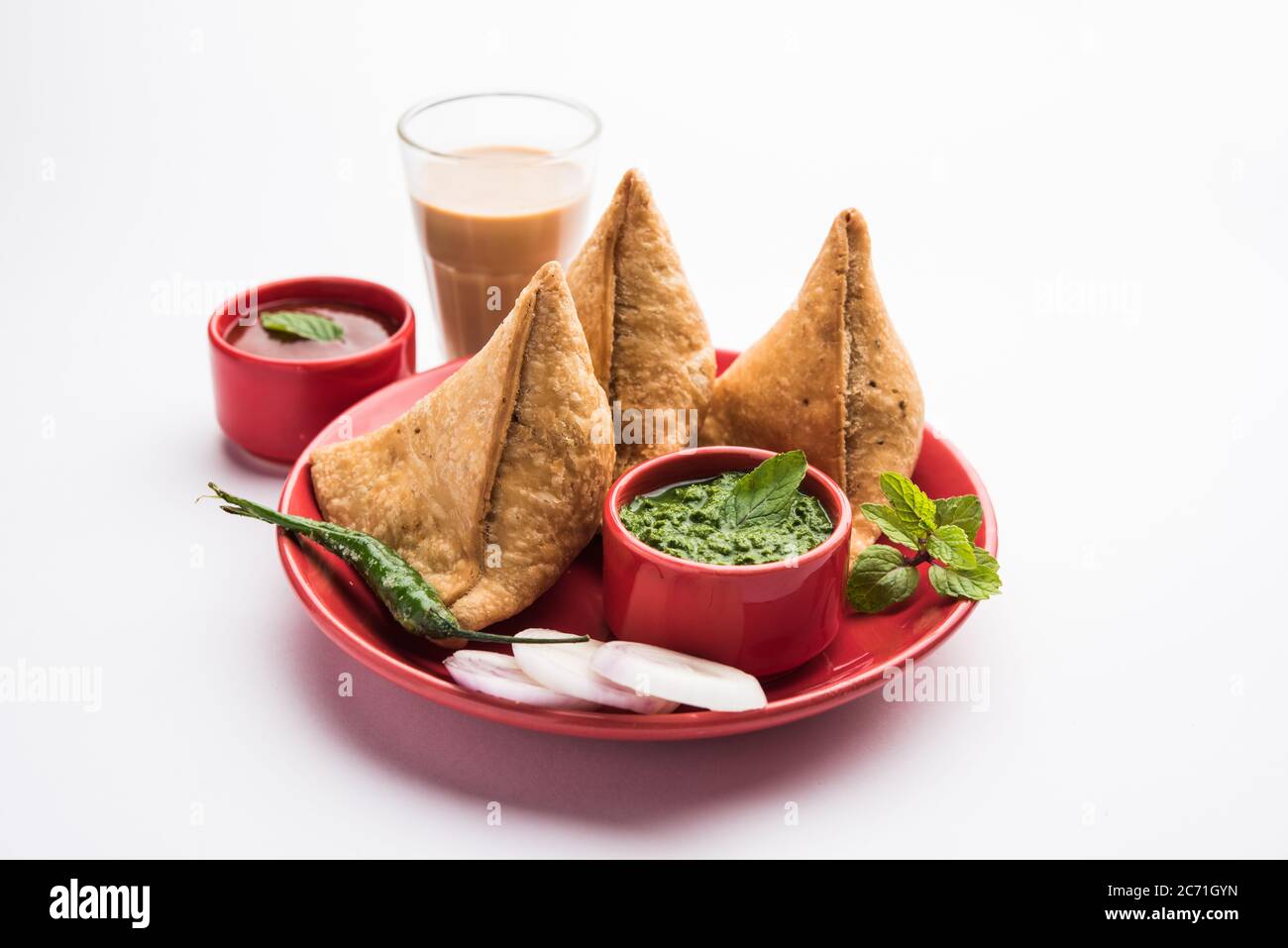 Samosa - Triangle shape fried / baked pastry with savoury filling ...