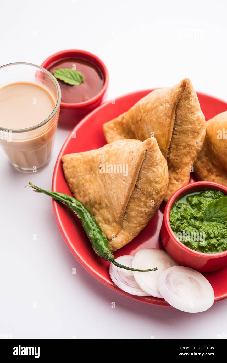 Samosa - Triangle shape fried / baked pastry with savoury filling ...