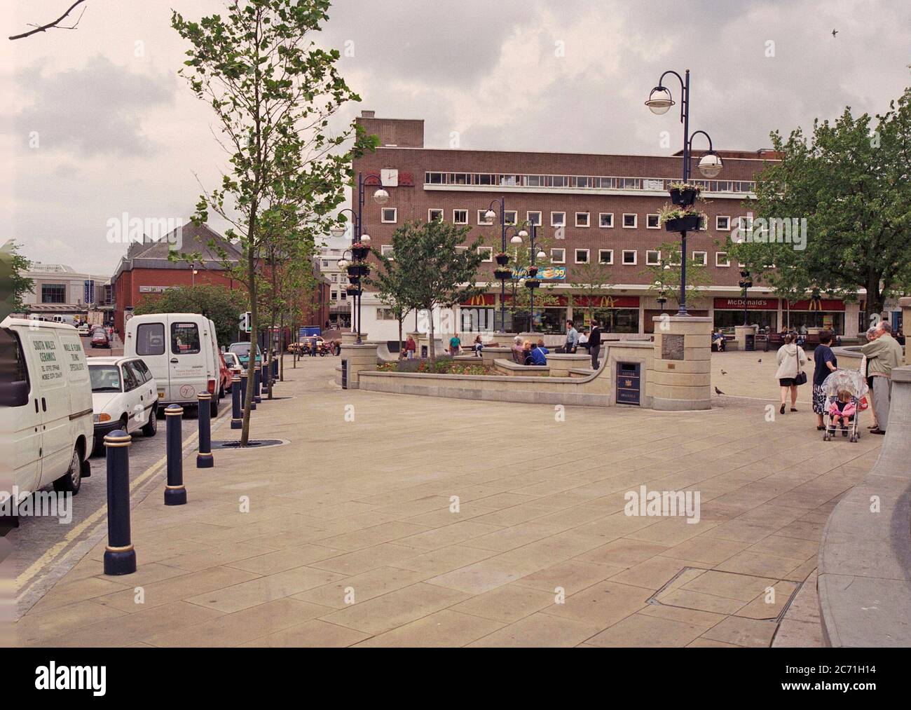 Swansea street scene hi-res stock photography and images - Alamy