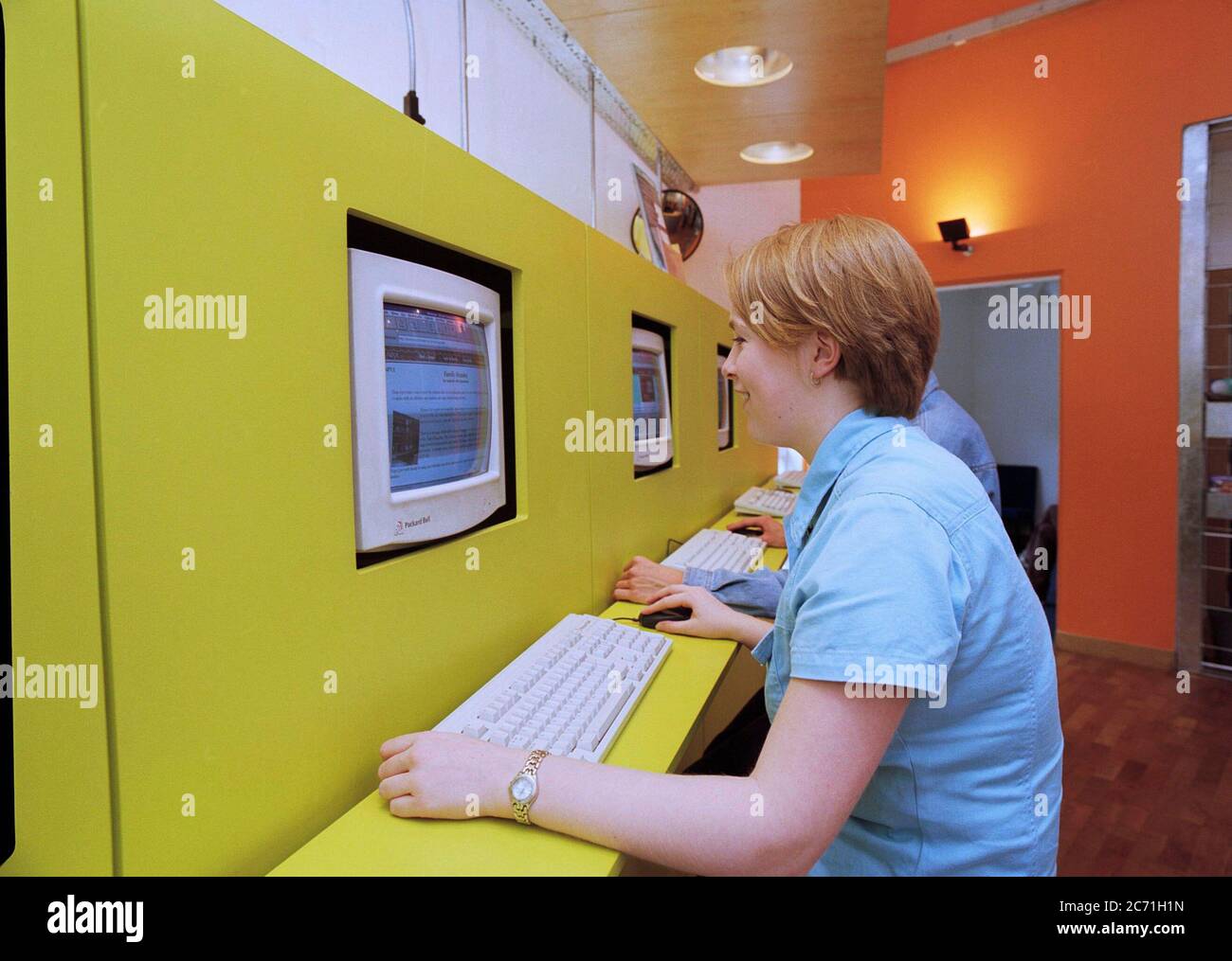 Uk university students computers hi-res stock photography and images ...