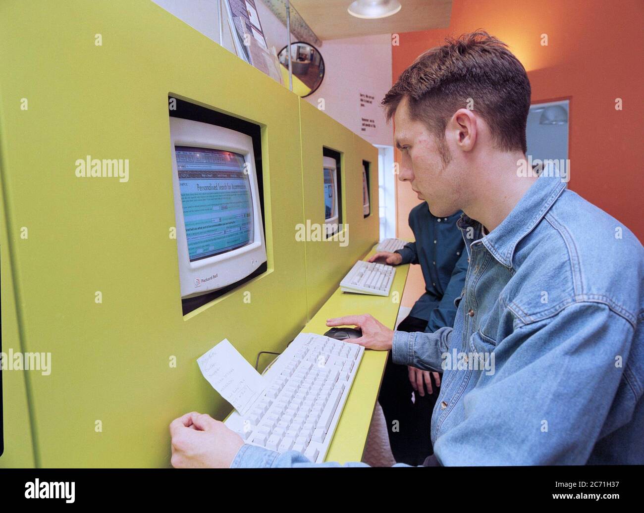 Uk university students computers hi-res stock photography and images ...