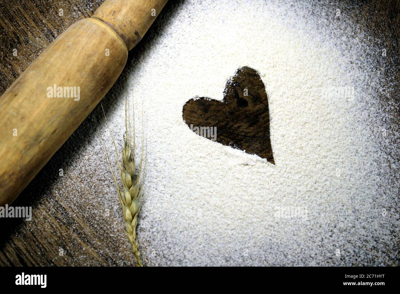 Scattered flour hi-res stock photography and images - Alamy
