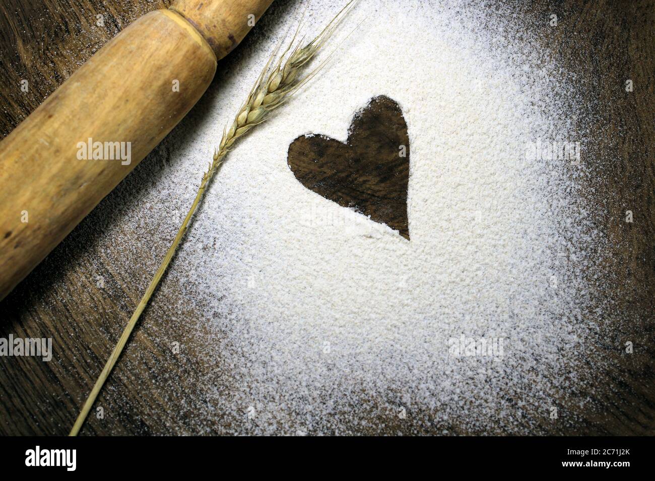 Scattered flour hi-res stock photography and images - Alamy