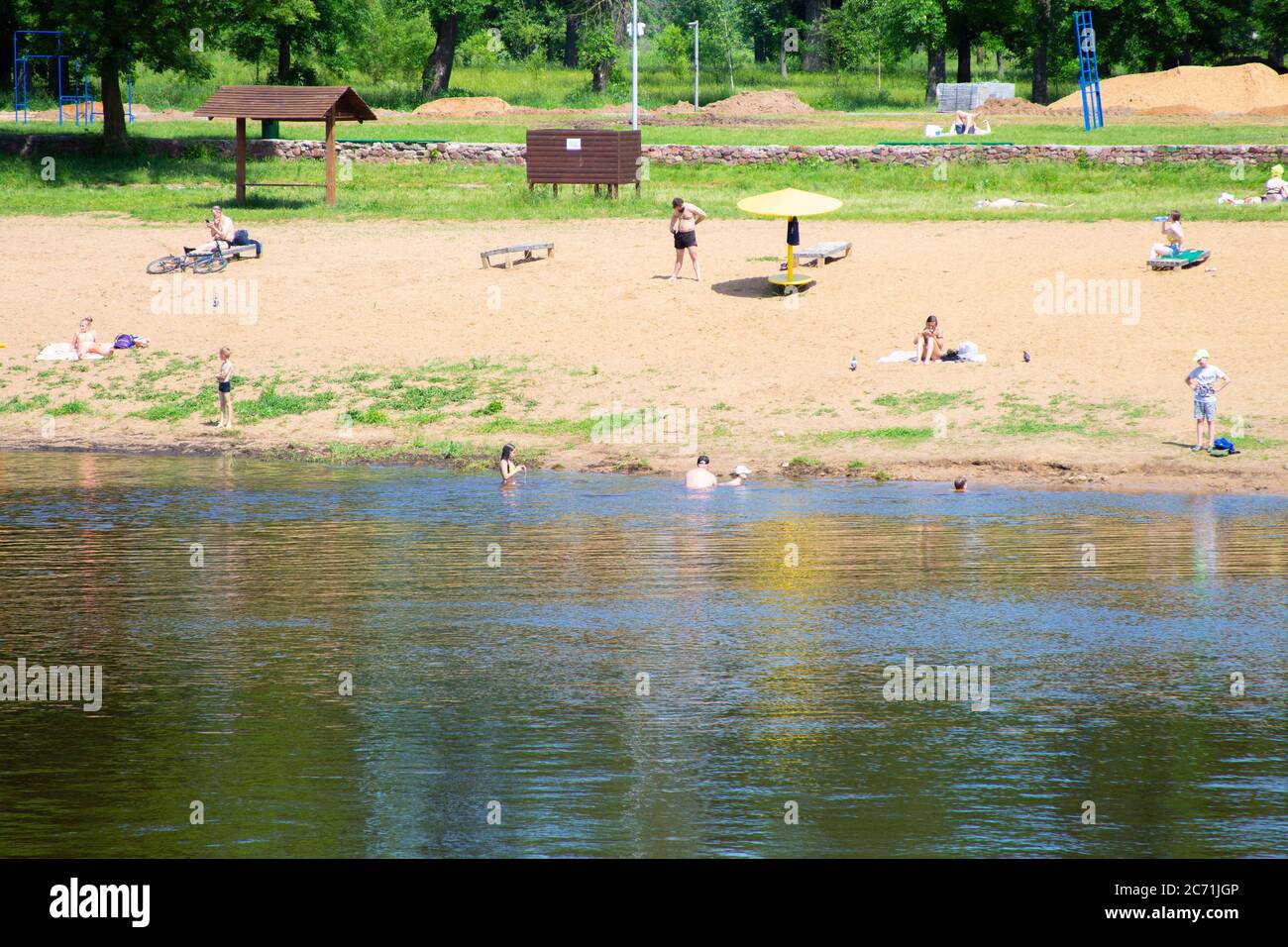 Hot weather bikini hi-res stock photography and images - Alamy