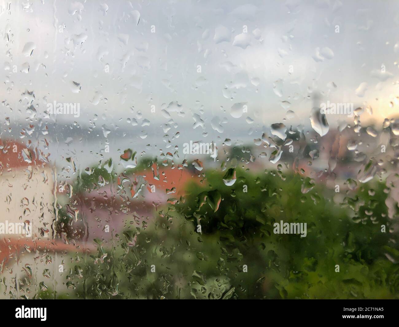 Backdrop of rain on windowpane hi-res stock photography and images - Alamy