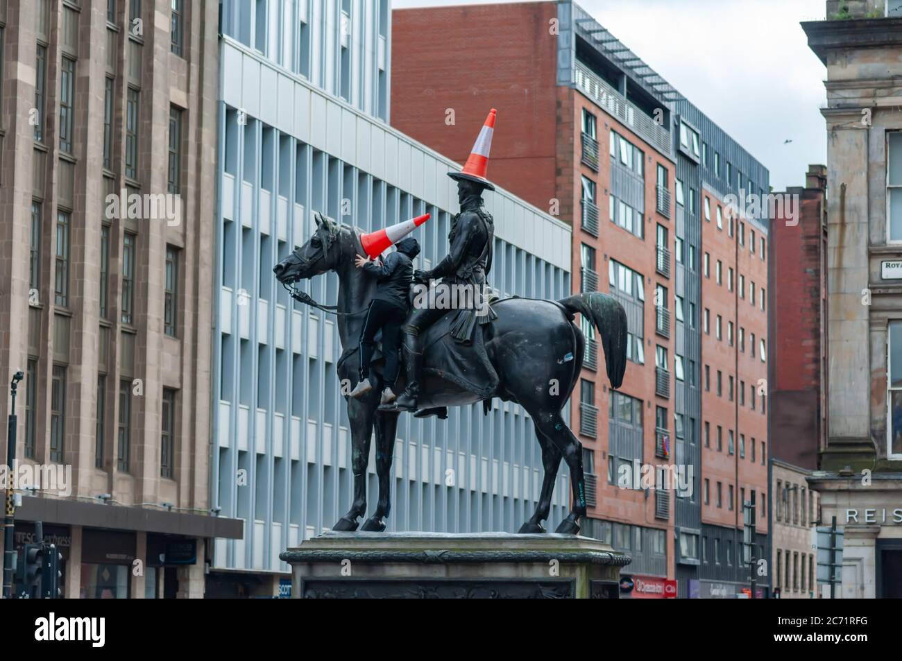 Duke of wellington statue traffic cones hi-res stock photography and ...