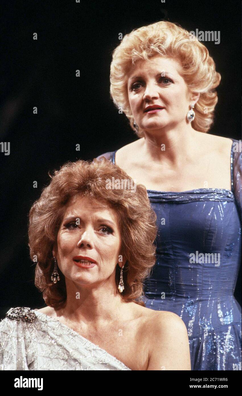 l-r: Diana Rigg (Phyllis Stone), Julia McKenzie (Sally Plummer) in ...