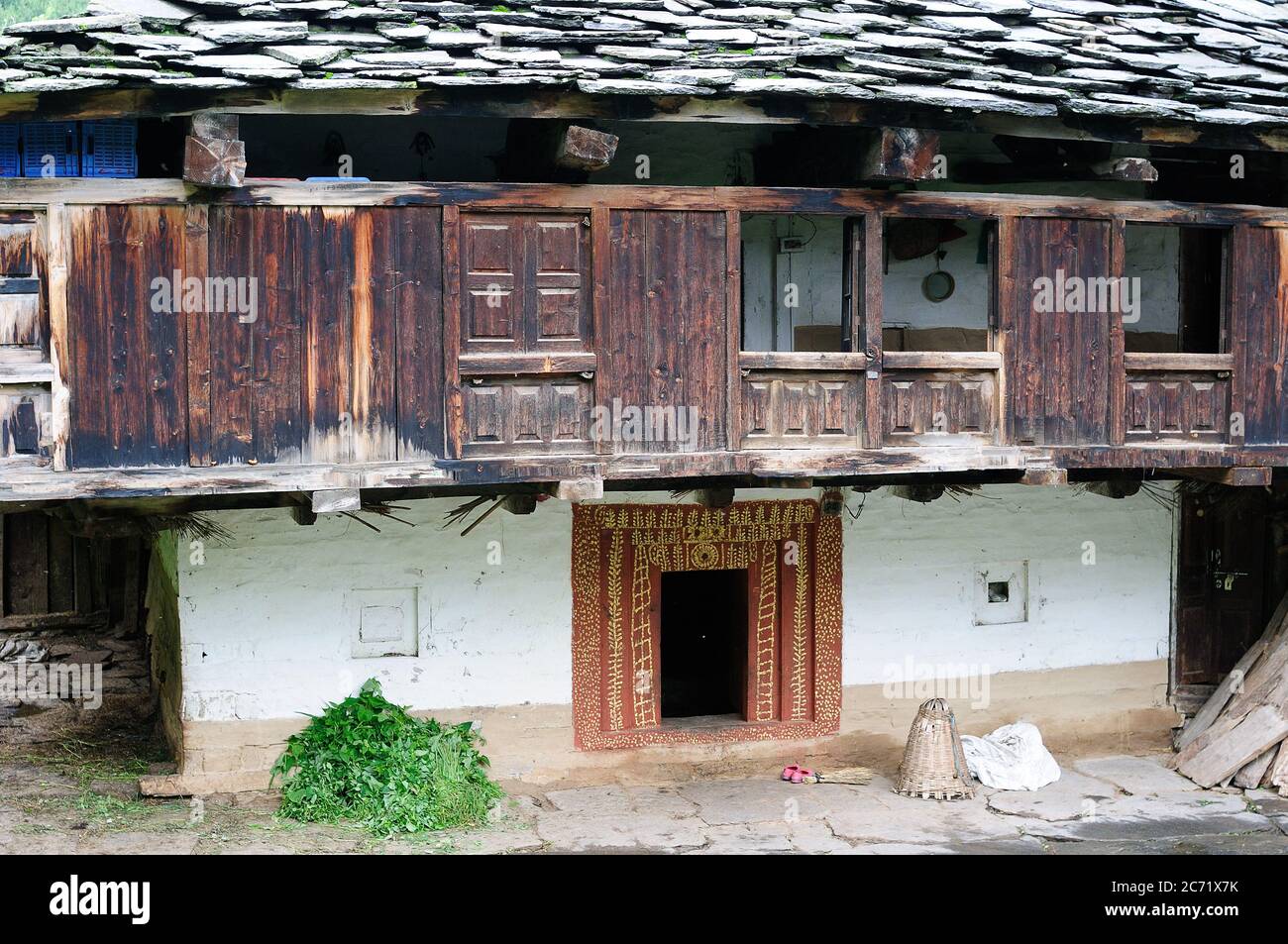 Old Kastkuni Shaily house of Kullu valley Manali, India Stock Photo - Alamy