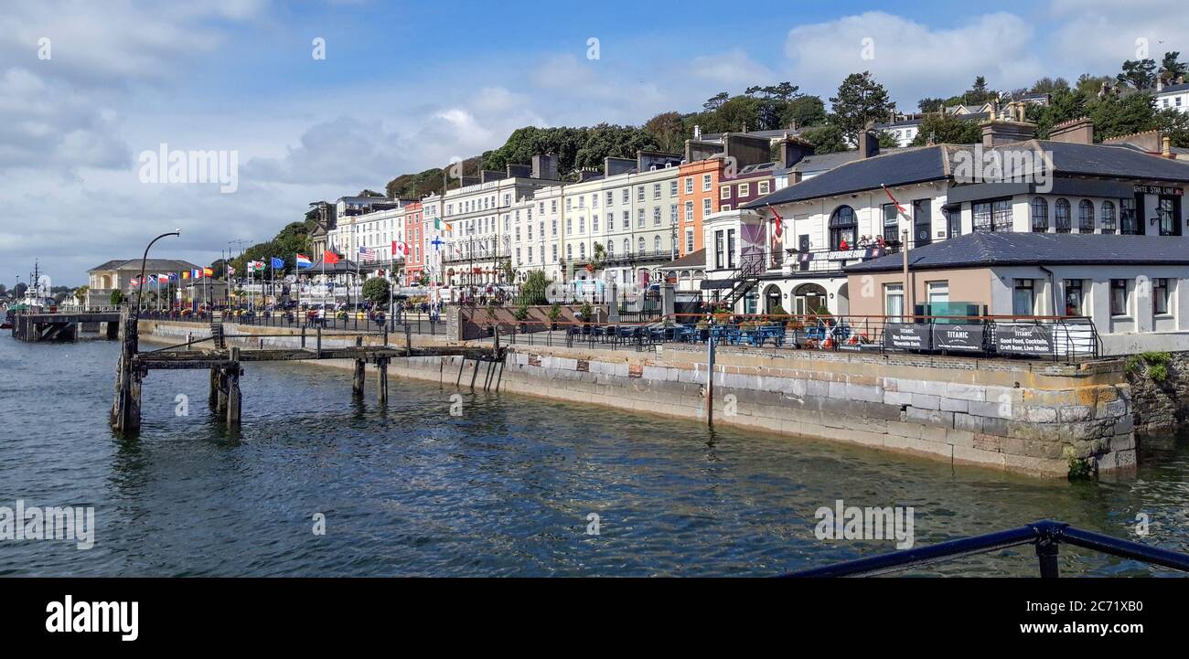 White star line building hi-res stock photography and images - Alamy