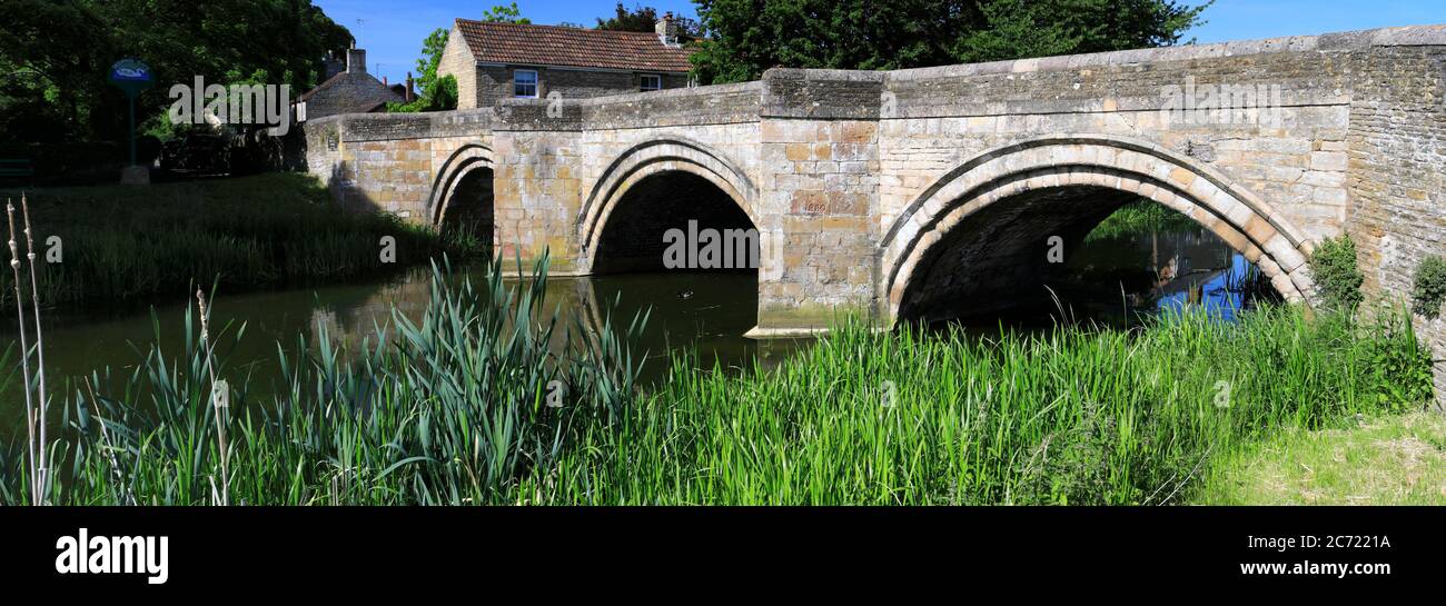 Spring, river Welland bridge, Deeping St James town, Lincolnshire ...