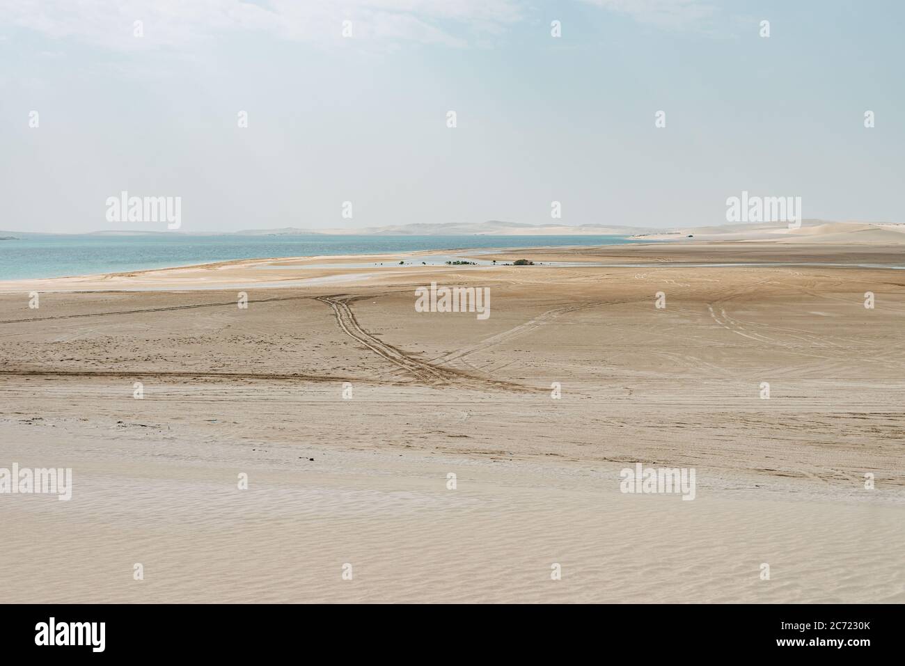 Saudi arabia desert coast hi-res stock photography and images - Alamy